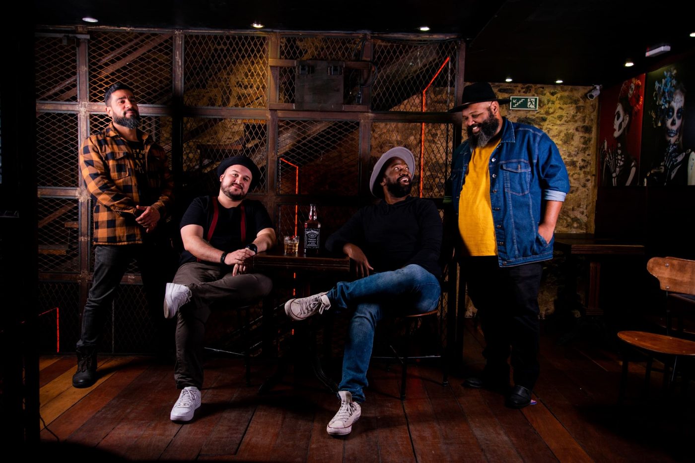 Banda Mokambo lança seu EP de estreia, Sobrevida - Revista O Grito ...