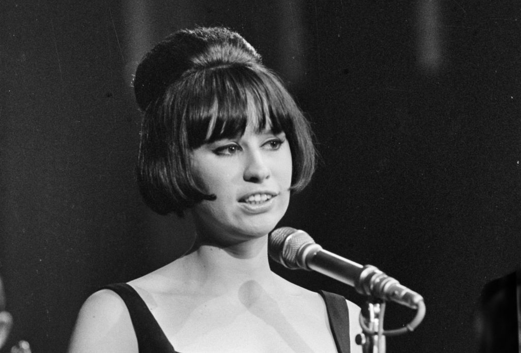 Morre Astrud Gilberto, lenda da bossa nova, aos 83 anos - Revista O ...