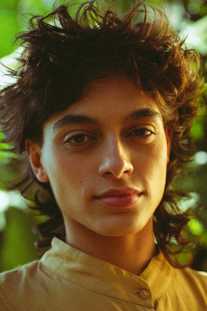 Loreta debuta na carreira solo com o single “Pó” - Revista O Grito ...